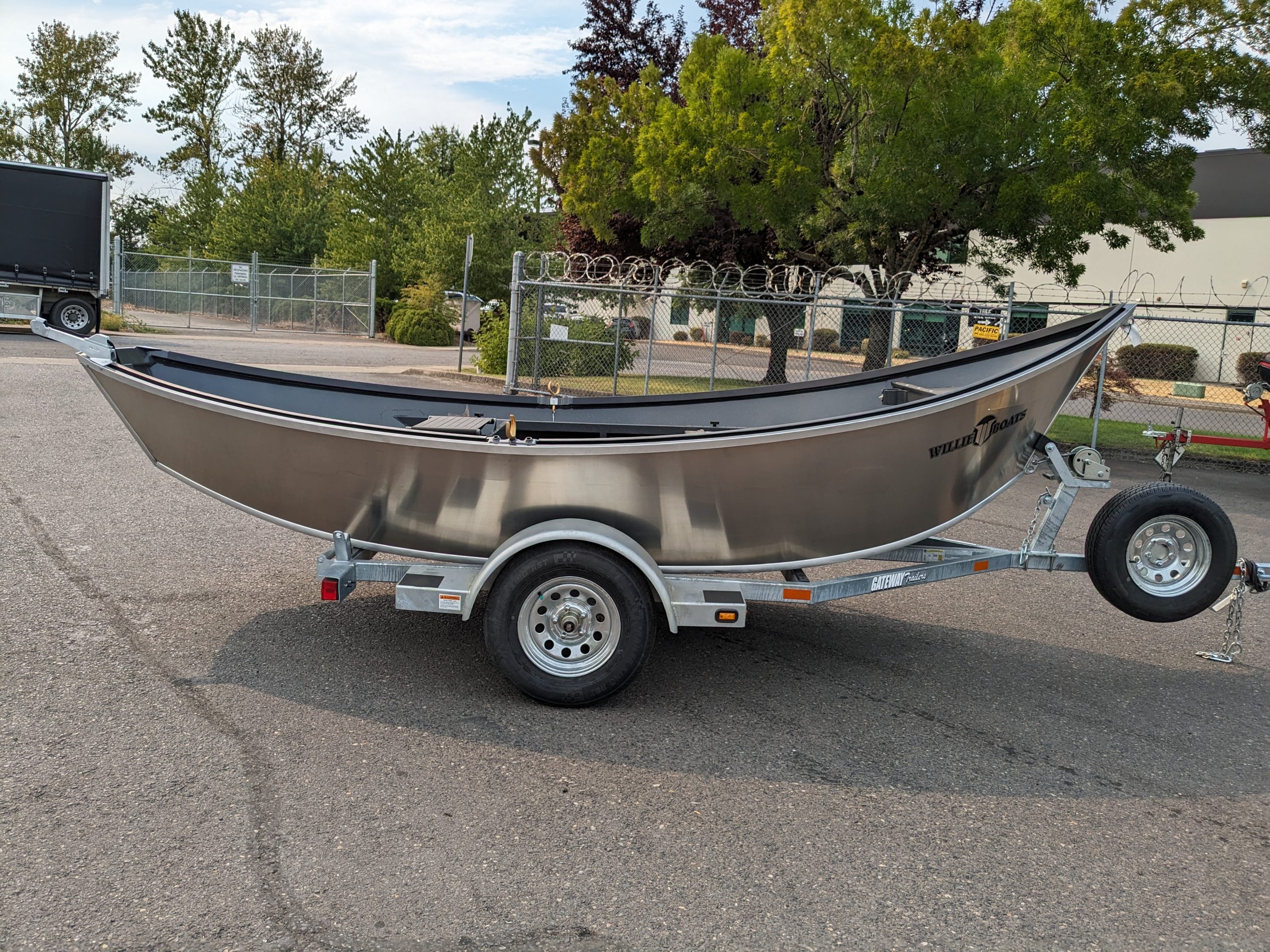 PXL_20230817_223358616 - Willie Boats